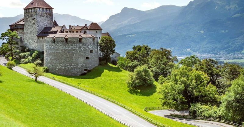Zurich: Liechtenstein, Austria, Germany, and Swiss Day Trip - Transportation and Amenities