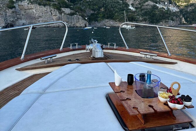 1.5-Hour Shared Sunset Cruise From Positano With Drinks & Snacks - Scenic Views and Intimate Experiences