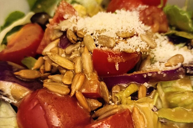 3-Hours Tapas Tour in Granada, Spain - Knowledgeable and Engaging Guides