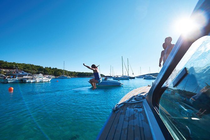 4-Island Split Boat Tour (Brač, Pakleni, Hvar, Šolta) - Exploring Brač Island