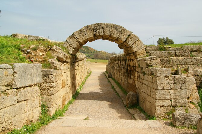 4day Spanish Tour in Epidaurus Mycenae Olympia Delphi and Meteora - Transportation