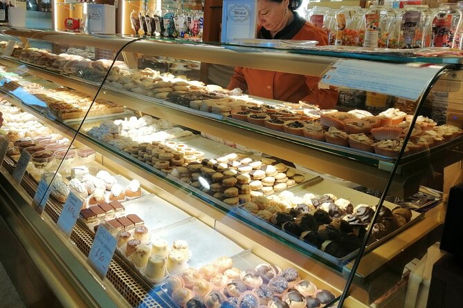A Sweet Stroll Through Venice: Pastries, Chocolate, and Gelato - A Gondola Ride Across the Grand Canal
