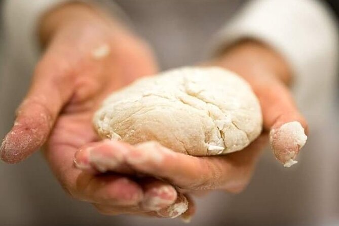 Authentic Pasta Class in Florence - Instructor Qualities