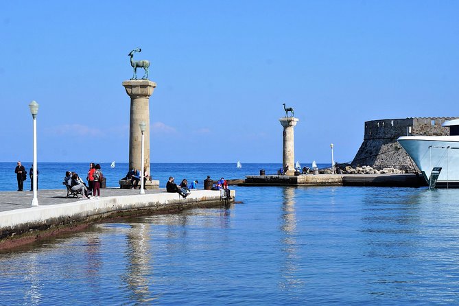 BEST OF LINDOS & RHODES - LUNCH BREAK & WINE TASTING - 19p / 7h - Inclusions