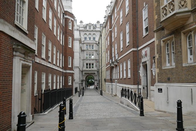 Bridget Jones Walking Tour of Locations - What to Expect on the Tour