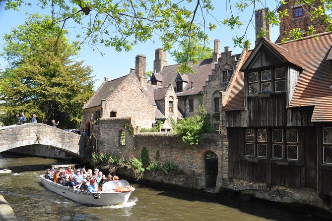 Bruges by Bike With Friends and Family! - Experiencing Bruges History With a Knowledgeable Local Guide