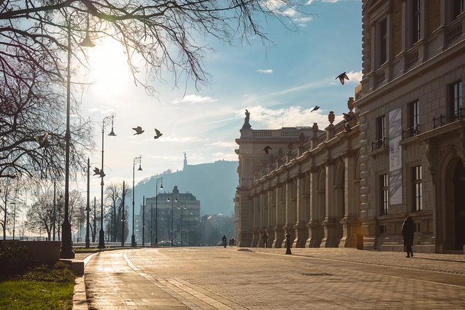 Budapest Romantic Private Tuk Tuk Tour - Personalized Experience With a Private Guide