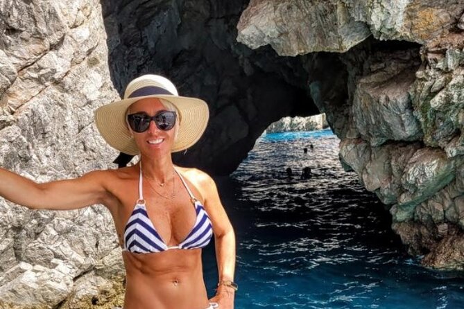 Capri Enjoy the Dolce Vita by Boat for 4 Unforgettable Hours! - Exploring Capris Stunning Grottos