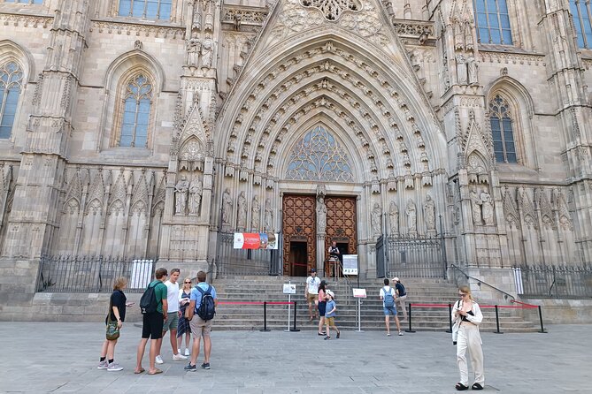 Cathedral of Barcelona Entrance Ticket With Access to the Rooftop - Rooftop Access and Views