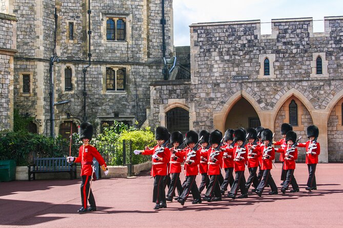 Changing of the Guard Guided Tour at Buckingham Palace - Accessibility and Weather Considerations