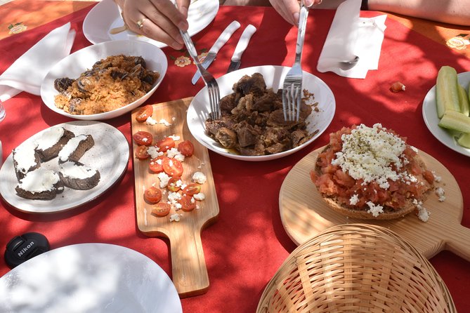 Cretan Farm Tour With Cheese-Making & Picnic With Cretan Vibes - Cretan Hospitality and Family Atmosphere