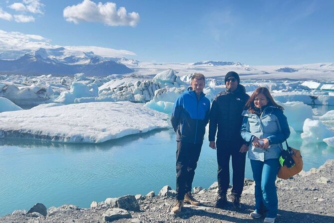 Diamond Beach & Jökulsárlón Floating Glacier Guided Day Tour - What to Expect on Your Tour