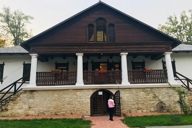 Discover Gagauzia and Manuc Bei Mansion - Memorable Experiences