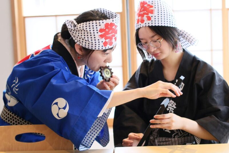 【Tokyo Shami】Lets Make a Mini Shamisen and Play It! - Song Practice