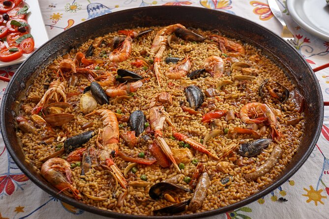 Eat Paella and Discover Alicante Tour - Guides Responses