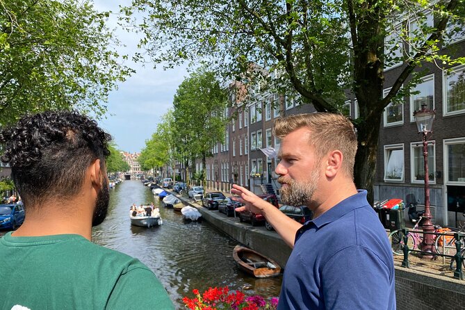 Explore Hidden Streets With Friends - Hidden Courtyards and Narrow Streets