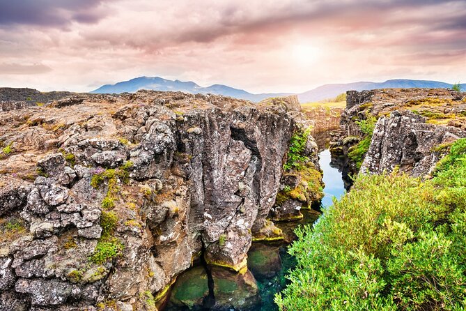 Fire and Ice Helicopter Tour: Glacier and Hengill Geothermal Area - Volcano Visit