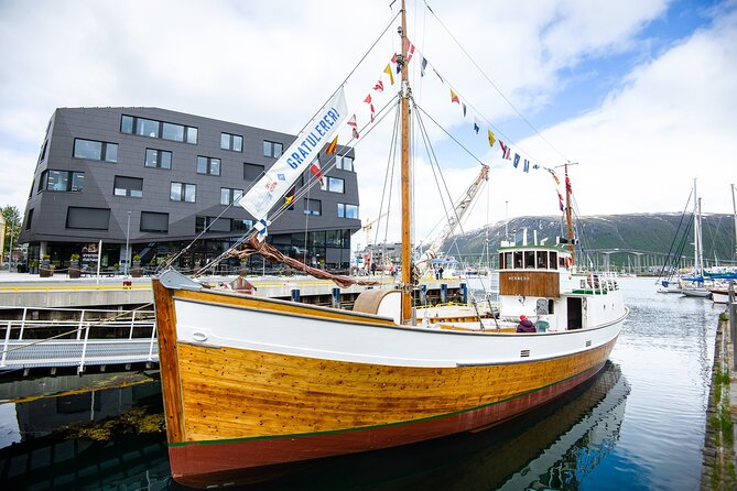 Fjord & History Cruise - Crew and Service