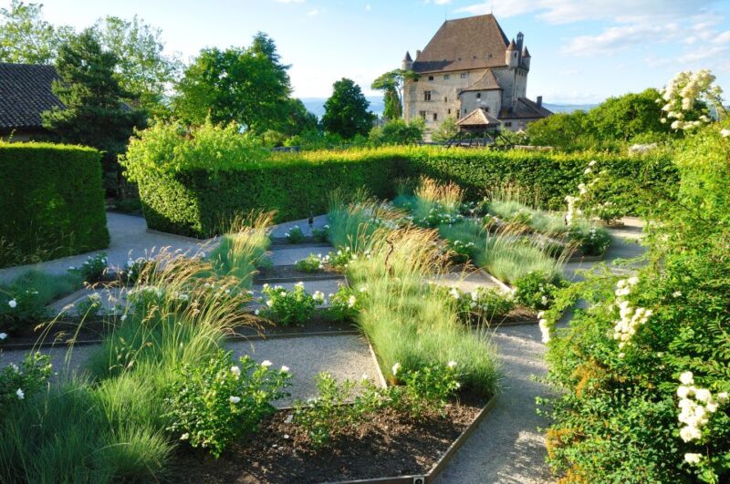 From Geneva: Day Tour to Chamonix & Yvoire Medieval Village - Chamonix: Exploring Alpine Grandeur