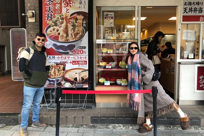From The Sea To Plate Try Tokyos Tsukiji Fish Market Food Tour - Taking in the Lively Market Atmosphere