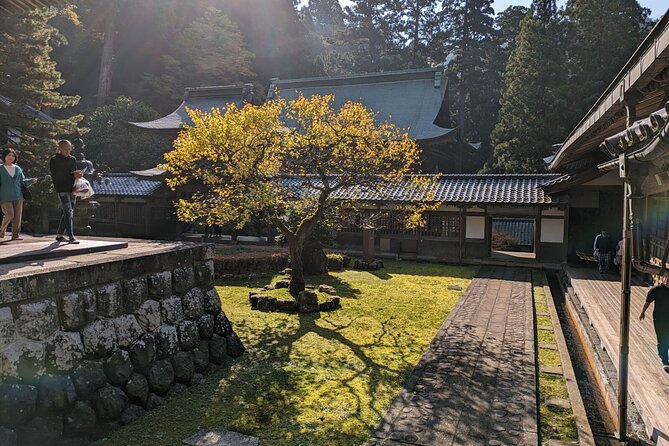 Full Day Tour Eiheiji Buddhist Temple and Fukui City Castle Town - Exploring Eiheiji Buddhist Temple