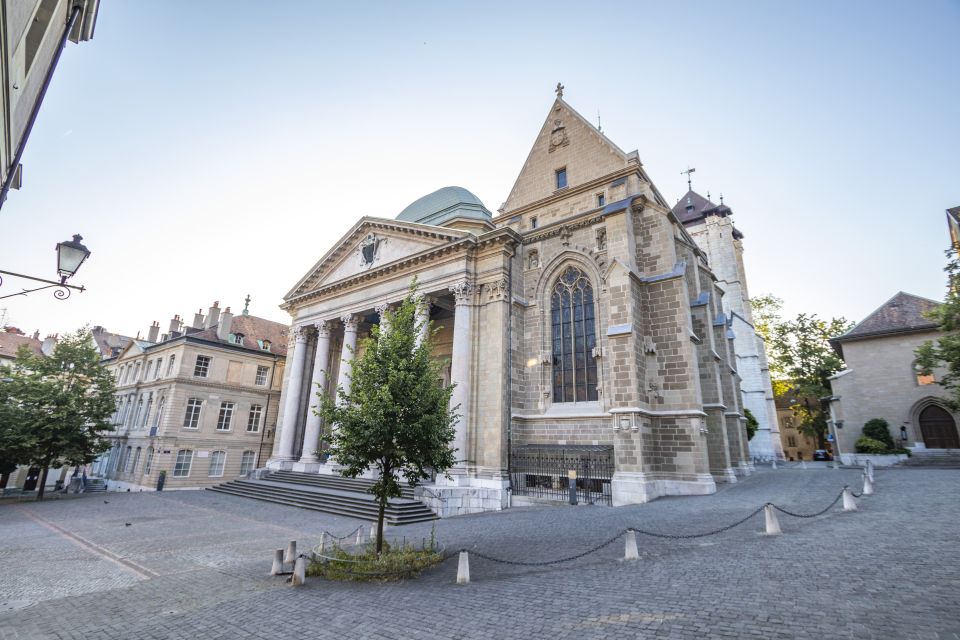 Geneva: Express Walk With a Local in 60 Minutes - Reservation and Booking Details