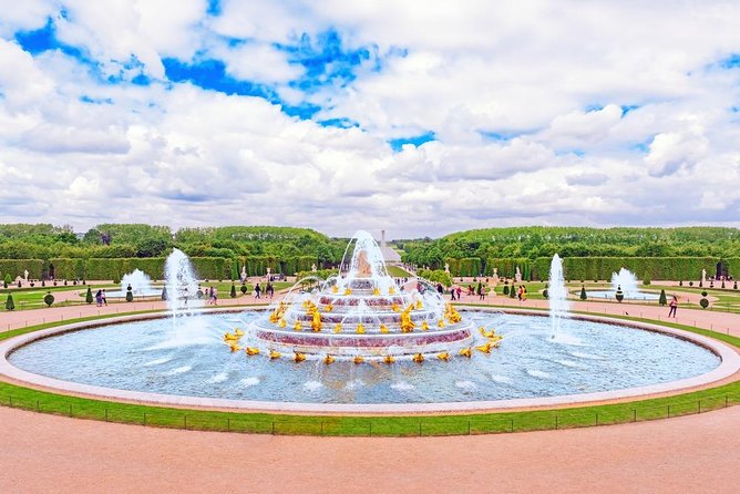 Giverny and Versailles Full-Day Private Guided Tour With Hotel Pickup - Booking and Cancellation Policy