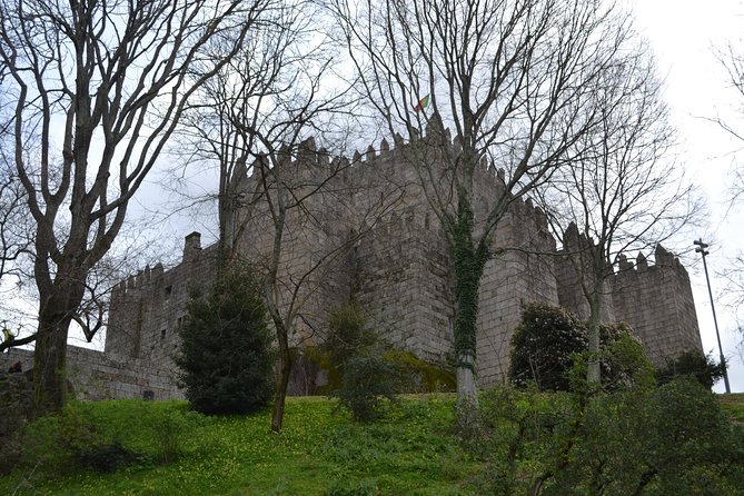 Guimarães Half Day Private Tour From Porto - Padrão Do Salado: a Monument to a Historic Battle