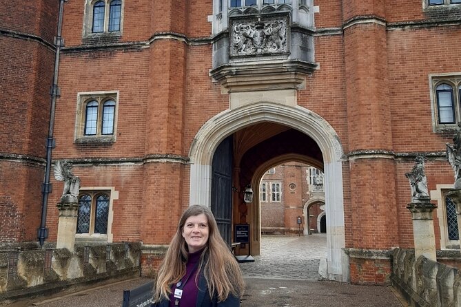 Hampton Court Palace Private Tour With an Accredited Expert Guide - Booking and Cancellation Policy