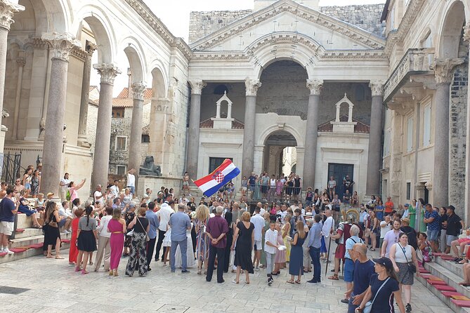 History Split Walking Tour in French - Small Group - Reviews and Ratings
