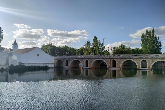 In the Heart of the City: Get to Know the History of Tomar and Taste Local Tapas! - Booking Your Adventure: Tips and Policies