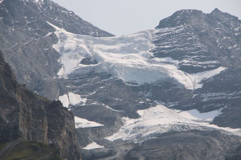 Interlaken: Private Hiking Tour Oeschinen Lake & Blue Lake - Gondola Ride and Scenic Vistas