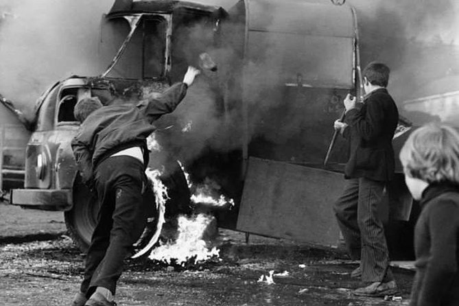 IRA Troubles Conflict Private Tour Museum Graves Murals and Political Analysis - Pricing and Booking Information