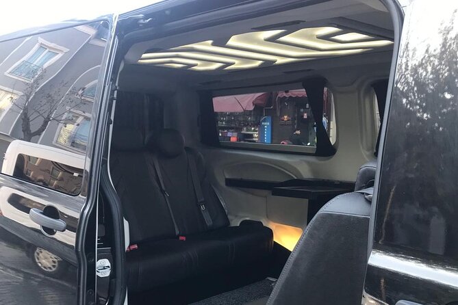 Istanbul Airport Private Transfer to Hotels - Vehicle and Accessibility Information