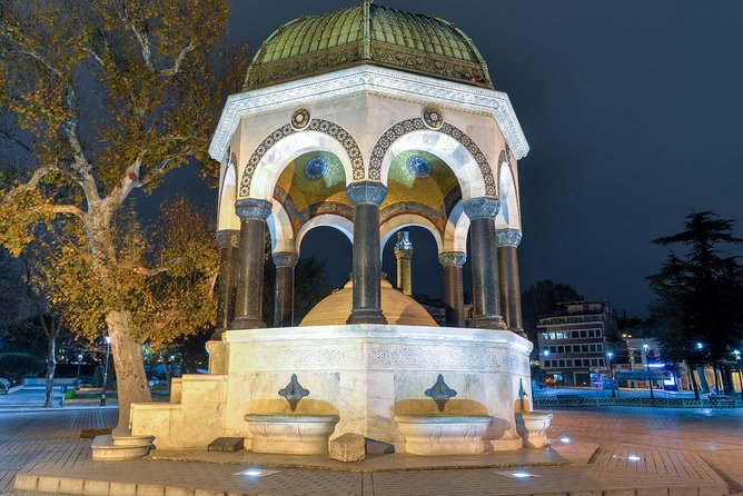Istanbul Byzantine and Ottoman Tour: Hagia Sophia, Topkapi Palace, Blue Mosque and Grand Bazaar - The Historical Significance of the Hippodrome