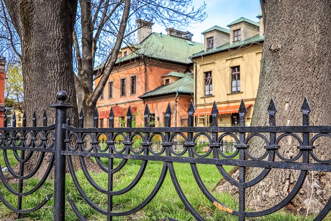 Jewish Krakow Walking Tour - Visiting the Ghetto Heroes Square