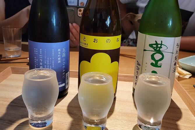 Kamakura Small Group Onigiri Making and Sake Tasting in Sake Bar - Sake Tasting Experience
