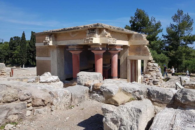 Knossos Palace and Old Pottery Village in the Mountains (Luxury Adventure) - Savoring the Traditional Lunch