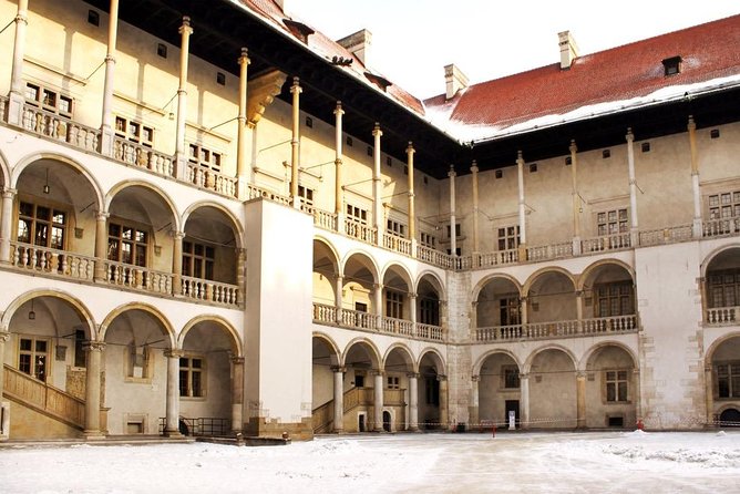 Krakow: Wawel Castle & Cathedral Guided Tour - Exploring the Royal Residence