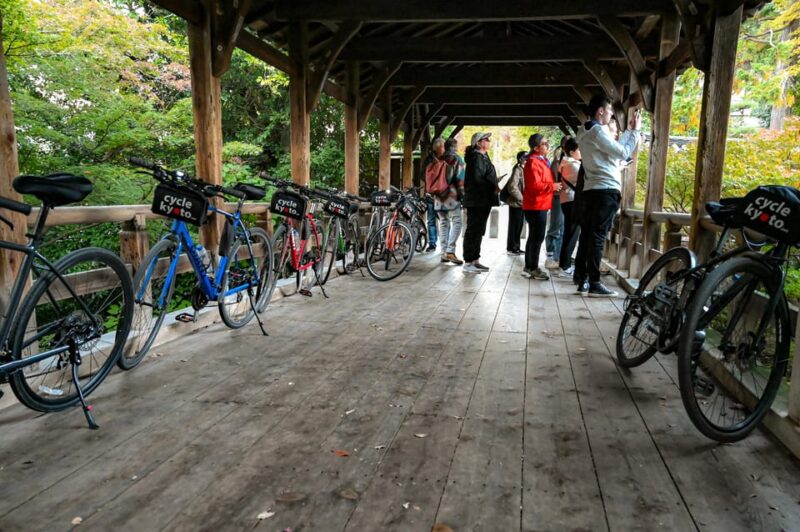 Kyoto: Half-Day Guided Bike Tour With Fushimi Inari - Higashi-Honganji Temple