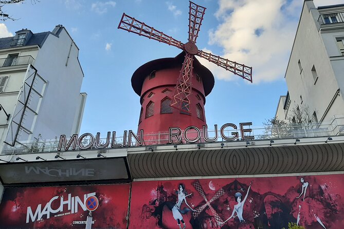 Montmartre Tour Review: A Parisian Experience - Taking in the Bohemian Atmosphere