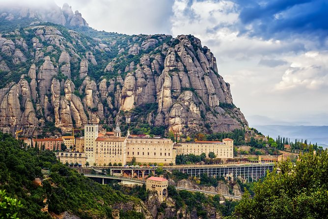 Montserrat Monastery and Sagrada Familia Tour With Liquor Tasting - Experiencing Montserrat Monastery