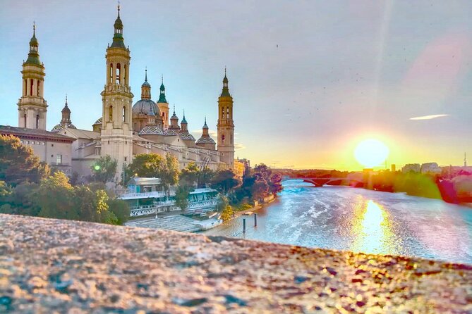 Monumental Walking Tour in Old Town of Zaragoza - Positive Feedback From Satisfied Tourists