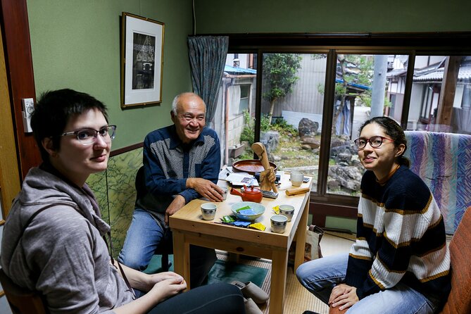Nakasendo Historical Town and Hidden Craft Village Walking Tour - Exploring the Nakasendo Historical Town