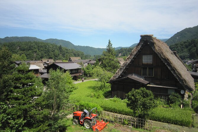 [One-Day Bus Tour Departing From Kanazawa Station] Shirakawa-Go/Takayama Tour Platinum Route Bus Tour - Renowned for Scenic Landscapes and Traditional Cuisine