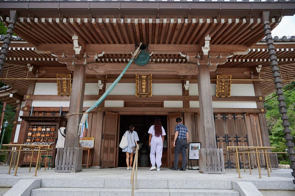 Osaka: 2.5-Hour Private Scenic Hike to Minoo Waterfall - Getting to Minoh Station
