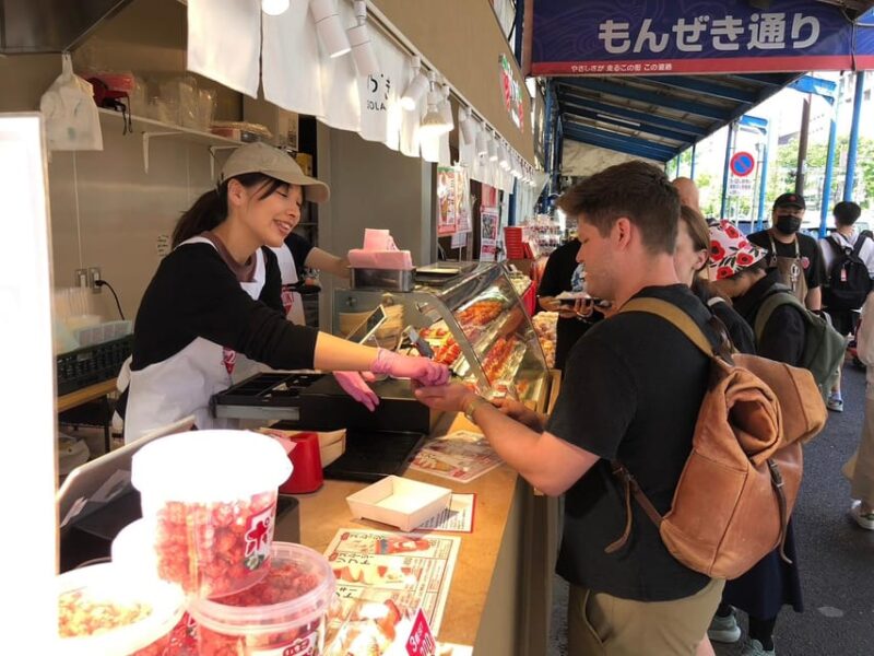 Osaka Kurmoun Market:A Friendly Food Journey Through Culture - Sampling Local Seafood Delights