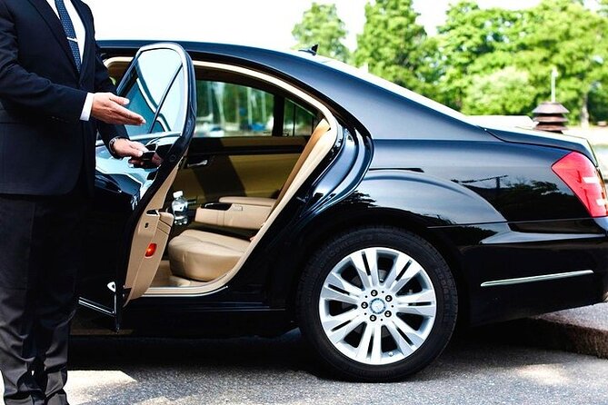 Paris Moulin Rouge Private Round-Trip Transfer - Customer Feedback and Experiences