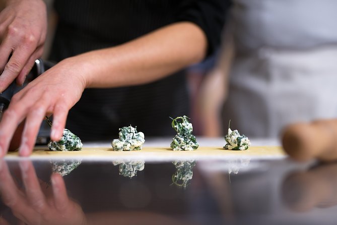 Pasta Cooking Experience in Florence - Group Size and Accessibility