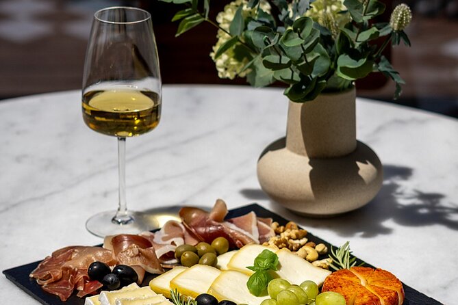 Porto Wine Tasting Experience With Portuguese Tapas Plate - Guest Reviews and Feedback